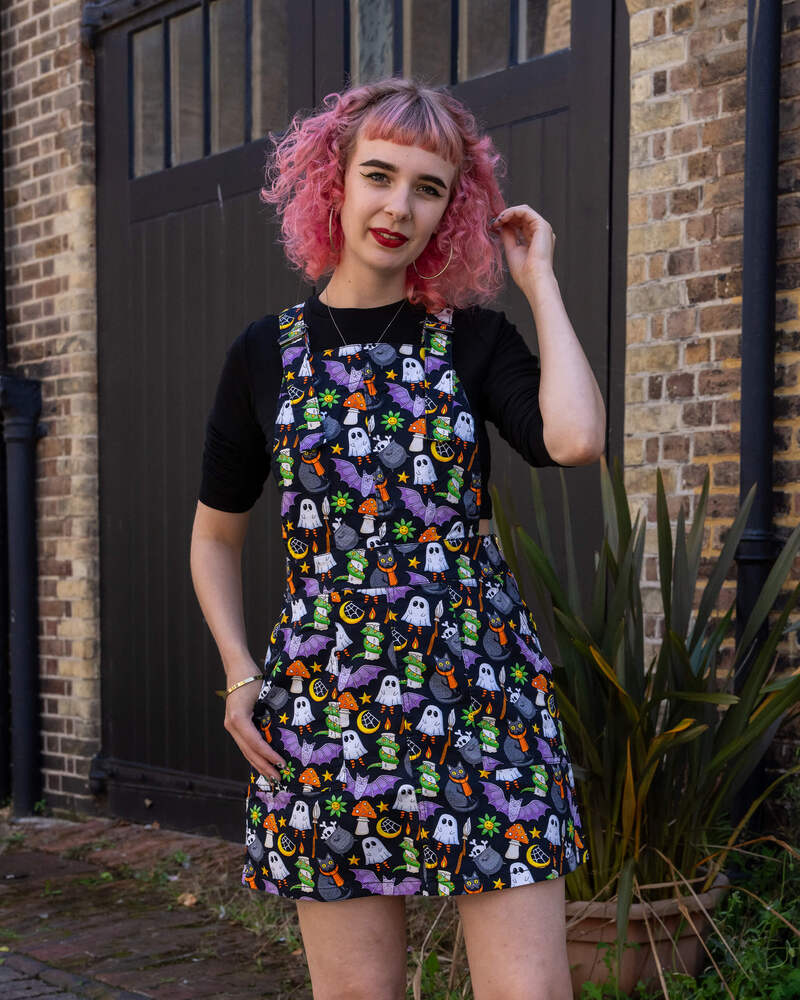 Pinafore Dress Cauldron Cats – HAPPY FASHION
